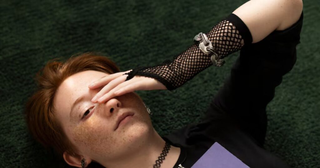 A Deep Dive into Fashionisk.com: Where Style Meets Substance